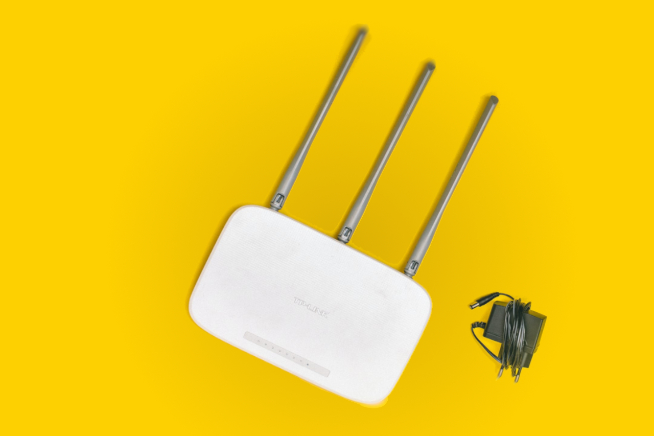 A Router Buyer's Guide: Choosing the Right One for Your Needs. | Qwixby